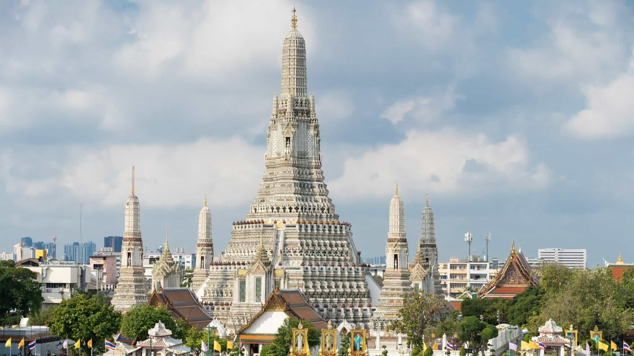 Five Famous Buddhist Temples in Thailand - Thai Holidays